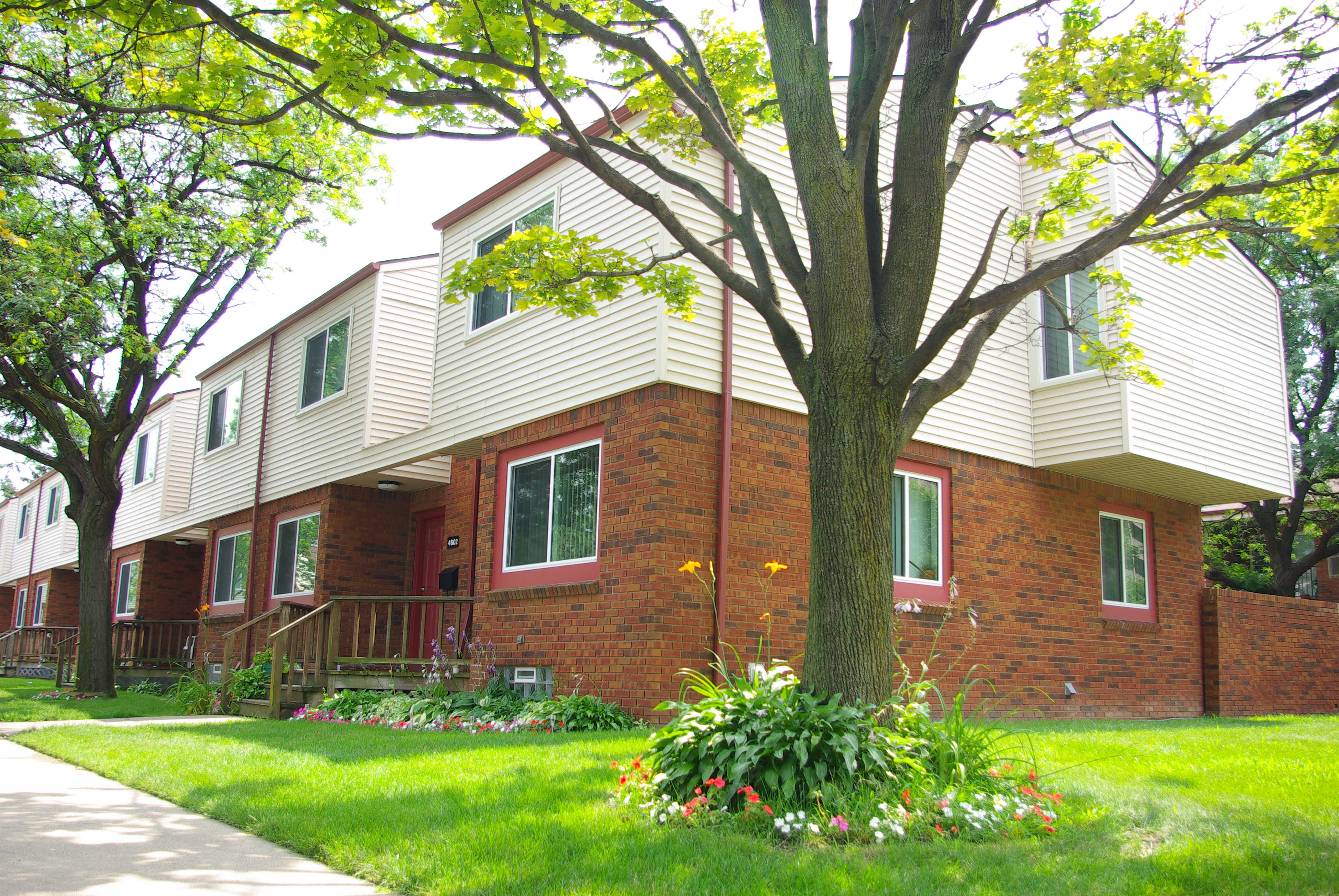 Gallery - Viewpointe Village